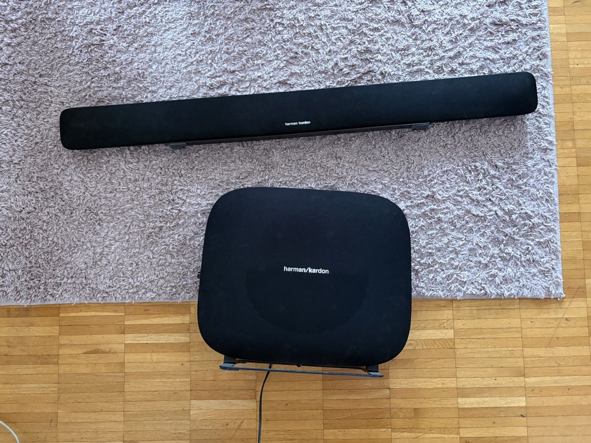 Wunderschone Harman Kardon Lautsprecherhalter Ebenbild