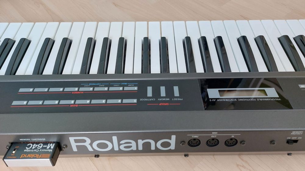 Roland Alpha Juno 2 Analog Synthesizer (Gebraucht) in Wil Sg für CHF ...