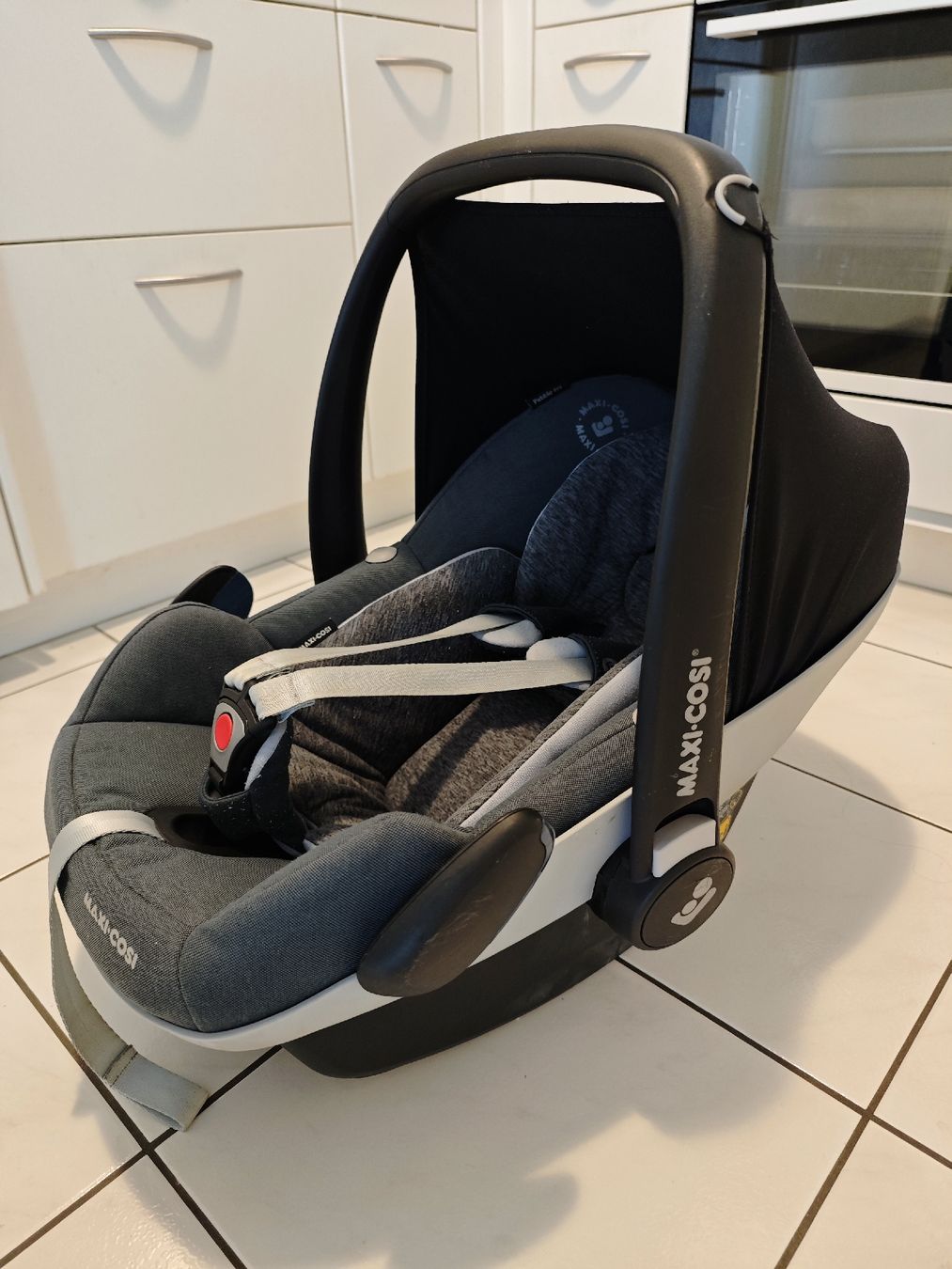 Wunderschne Maxi Cosi Neugeborene Fotos