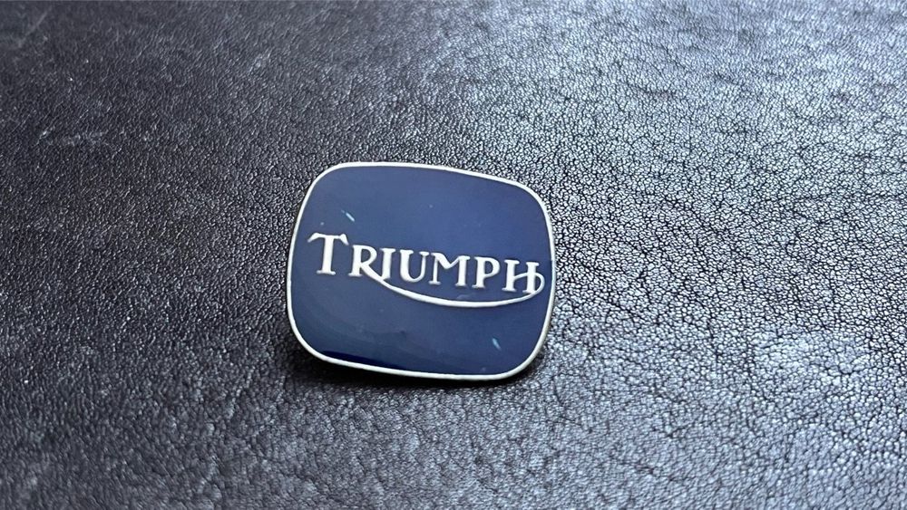 Triumph Pin (Gratisversand) (Neu (gemäss Beschreibung)) in Schaffhausen ...