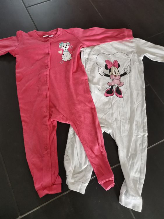 2 Pyjamas Mädchen gr. 86 (Gebraucht) in Unterentfelden für CHF 5 – mit Lieferung auf Ricardo kaufen