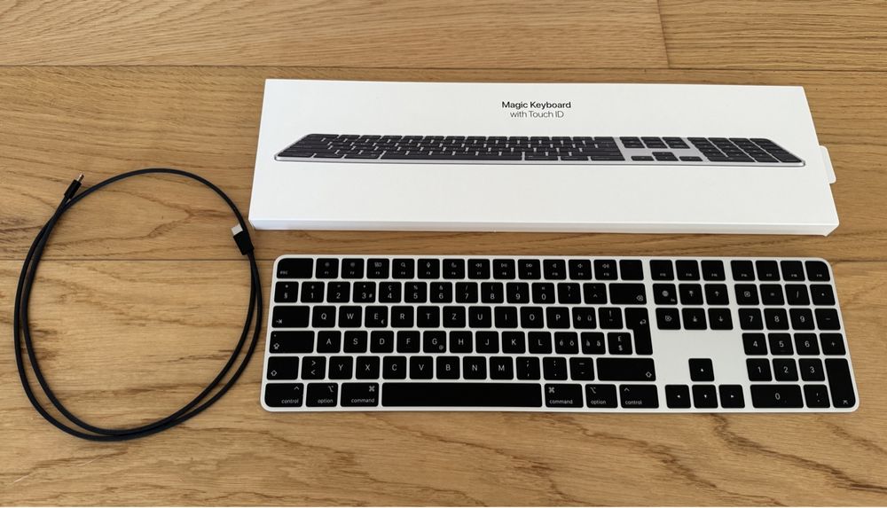 Apple Magic Keyboard mit Touch ID und Ziffernblock wie NEU | Kaufen auf ...