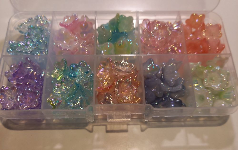 Box mit 200 Stk. Acryl Perle kappe Gemischte Farben (Neu (gemäss Beschreibung)) in Zizers für ...