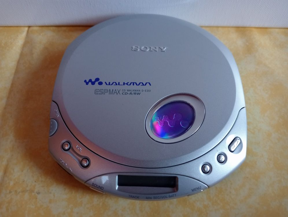 Vintage Walkman Sony CD Player plus Adapter - funktioniert (Gebraucht ...
