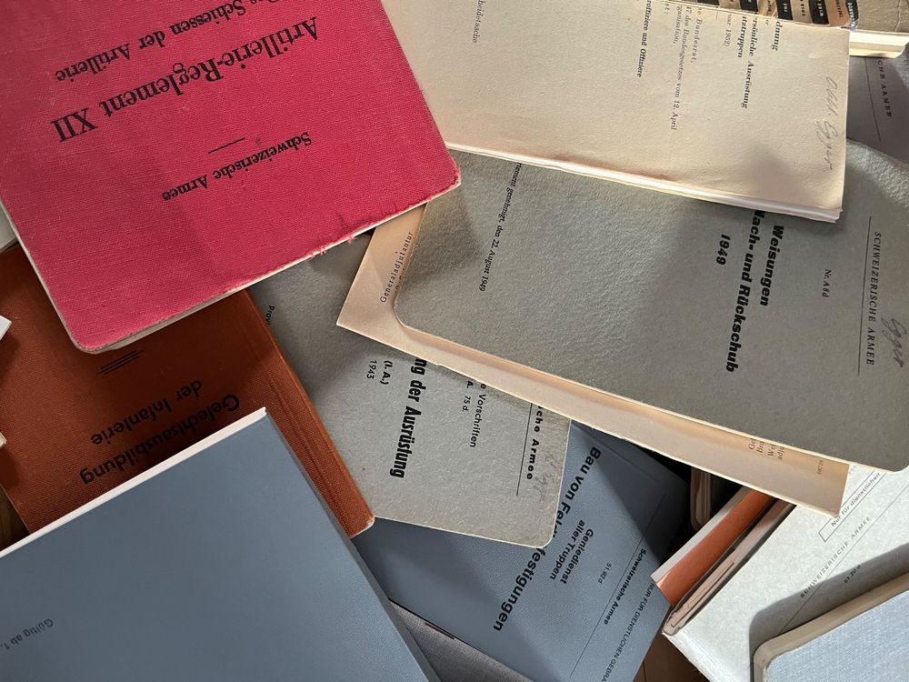 Konvolut alte Reglemente Schweizer Armee (Gebraucht) in Utzenstorf für ...