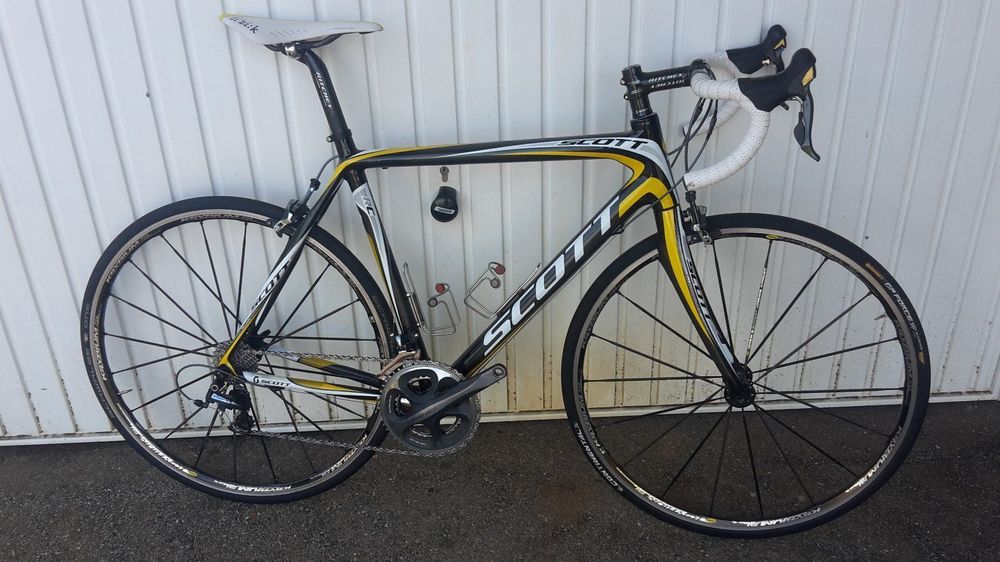 Vélo de course Scott Addict (Gebraucht) in Delémont für CHF 1000 – mit ...