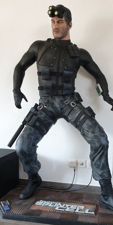 SPLINTER CELL - Sam Fisher Statue (180 cm) (Gebraucht) in Wilen b ...