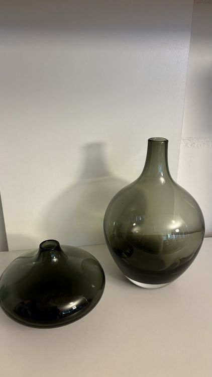 2 Vasen - Set Glas rauchgrau (Gebraucht) in Münchenbuchsee für CHF 10 – mit Lieferung auf ...