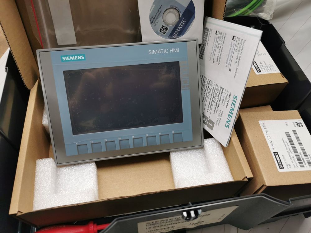 Siemens S7-1200+KTP700 Basic Starterkit 6A6651-7DA01-3AA4 | Kaufen auf Ricardo
