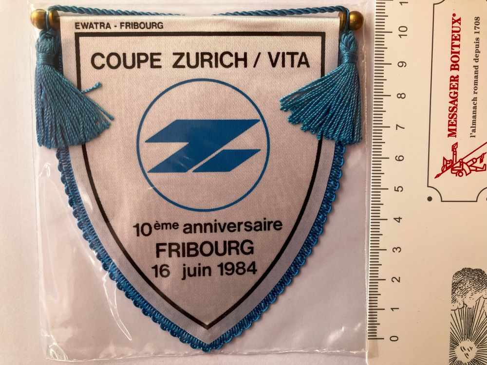 Vintage Fanion/Wimpel COUPE ZÜRICH / VITA FRIBOURG 1984 (Neu und originalverpackt) in Gland für ...
