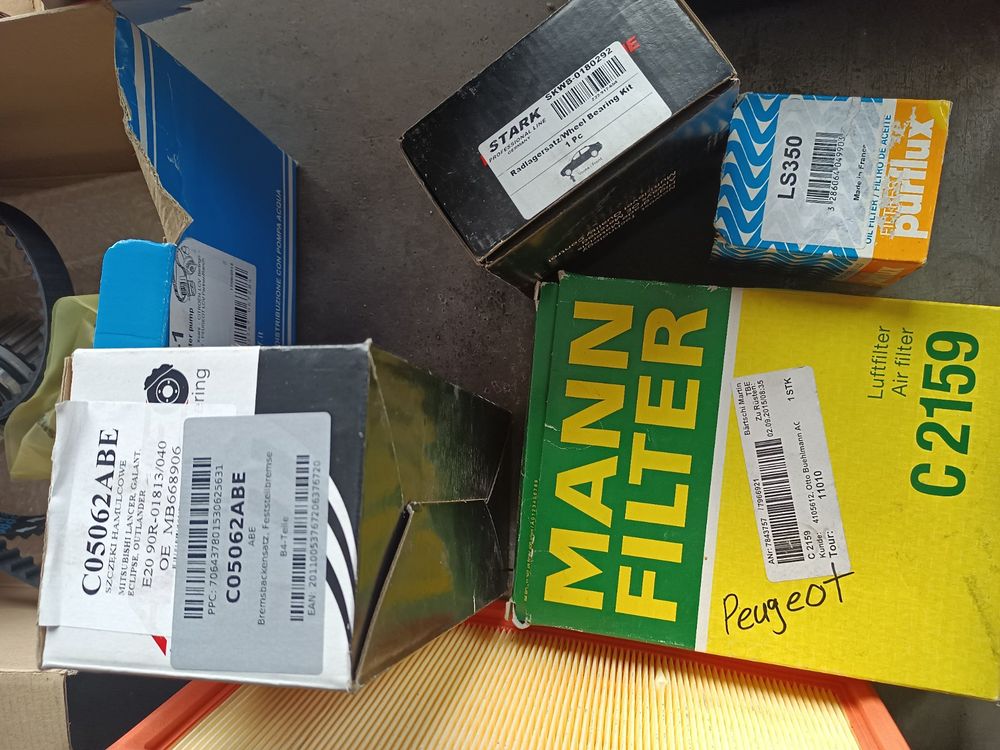 Diverse Autoteile gemäss Fotos | Kaufen auf Ricardo