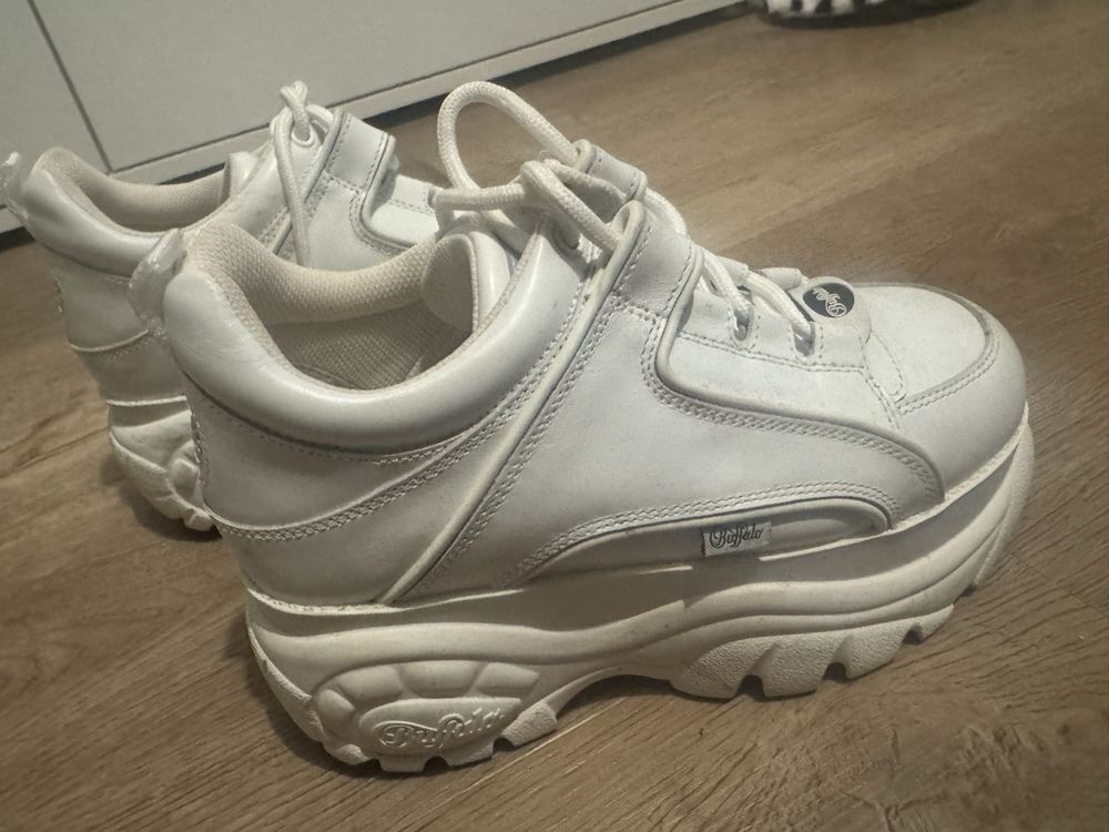 Buffalo Schuhe Grösse 39 (Gebraucht) in Uster für CHF 50 – mit ...