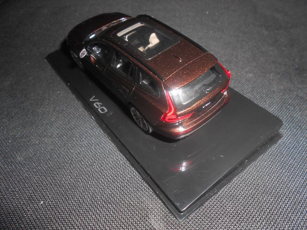 Volvo V60 Maplebraun Métallic 2018 Norev 1:43 | Kaufen auf Ricardo