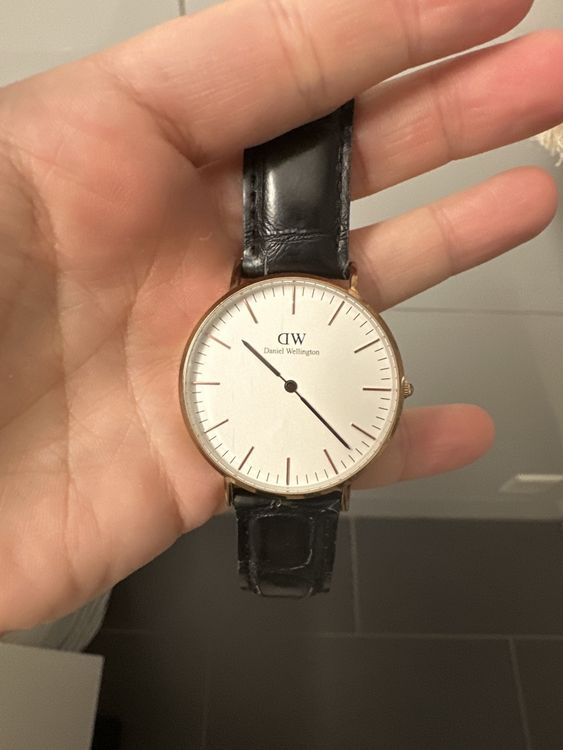 Daniel Wellington Uhr (Gebraucht) in Thun für CHF 9 – mit Lieferung auf ...
