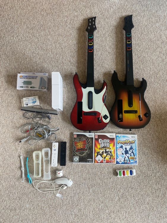 Nintendo Wii Guitar Hero Konsole und 2 Gitarren | Kaufen auf Ricardo