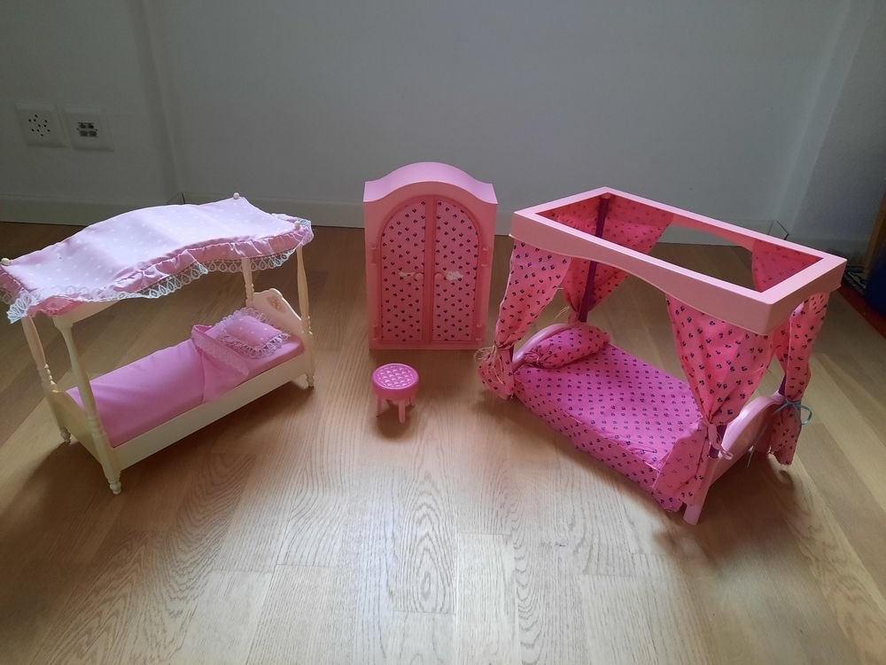 Barbie Möbel - aus den 80/90er Jahren! (Gebraucht) in Altnau für CHF 15 – mit Lieferung auf ...