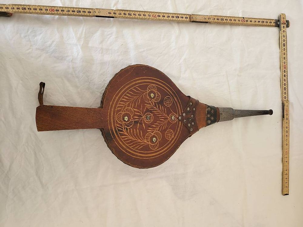 Soufflet de cheminée ancien en bois sculpté (Gebraucht) in Lausanne für ...