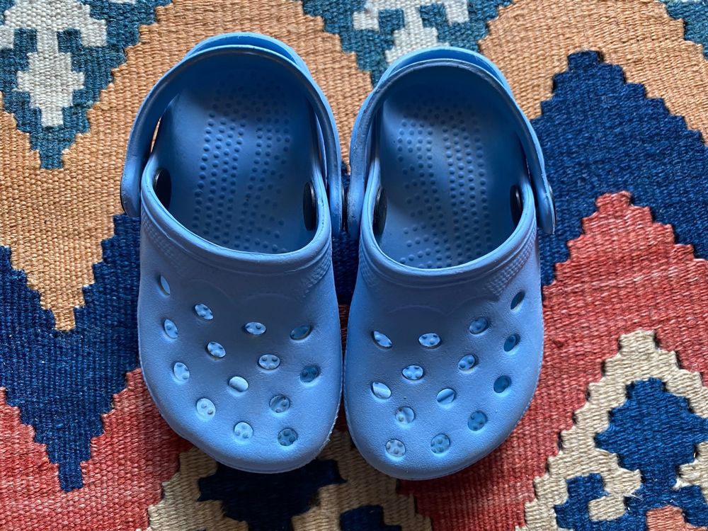 Crocs 24 (Gebraucht) in Lausanne für CHF 5 – mit Lieferung auf Ricardo kaufen