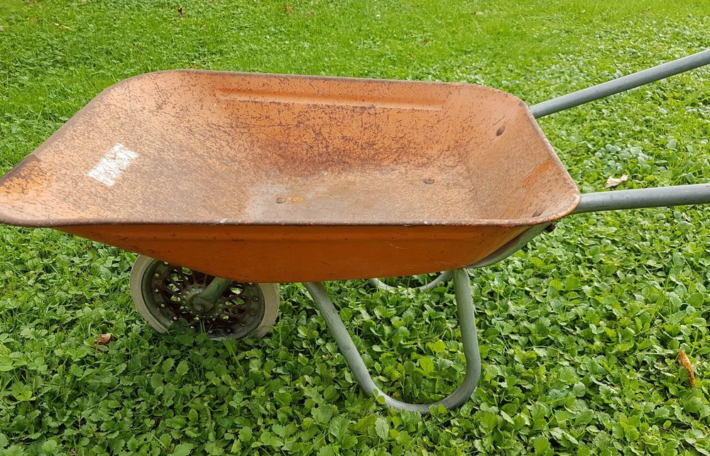 ANTIKE KINDER GARETTE / SCHUBKARREN (EISEN-METALL) (Gebraucht) in Sax für CHF 37 – mit Lieferung ...