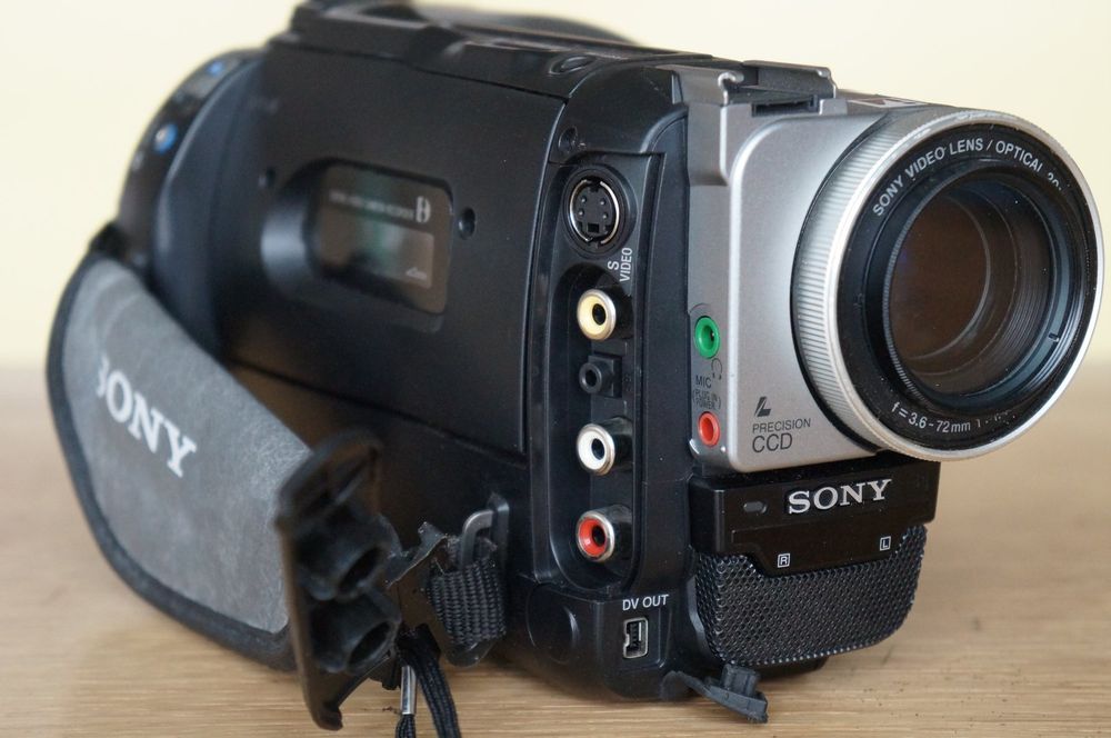 Sony TRV110E Digital8 (V8+Hi8 Kompatibel) mit FireWire 1394 | Kaufen ...