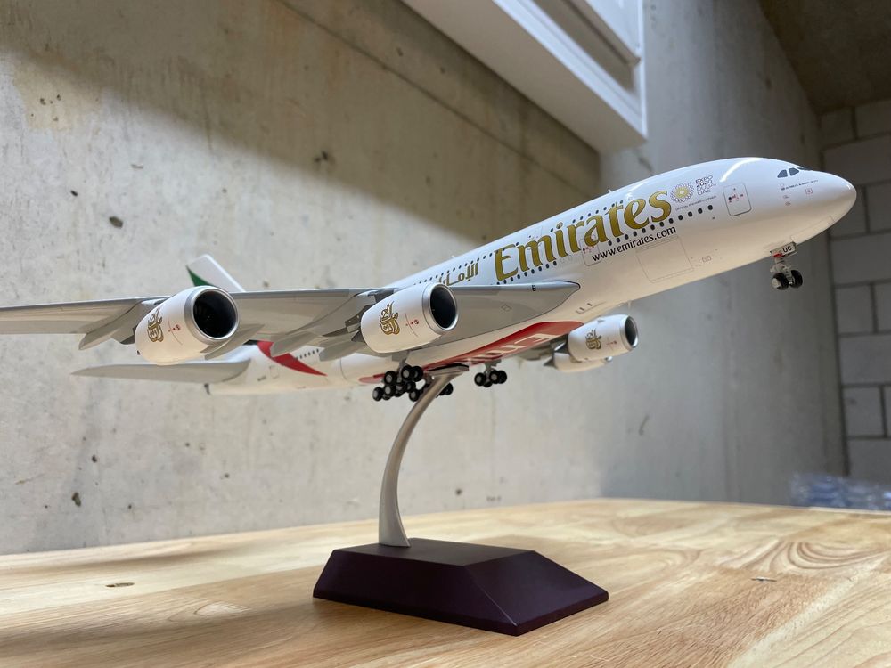 Emirates Airbus A380-800 1:200 scale die-cast aircraft model (Neu und ...