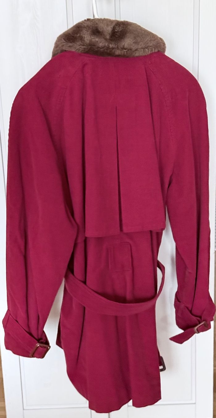 Vintage Corduroy Coat with Fur Collar, size Small (Gebraucht) in ...