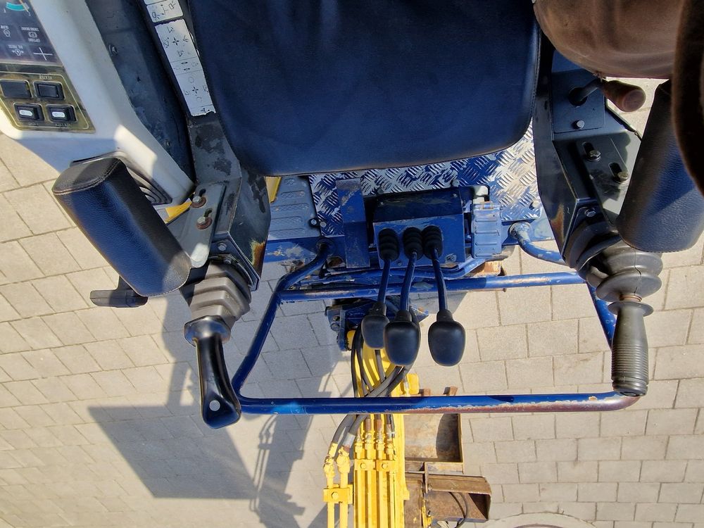 Bagger Hutter IHI 15J 1.5t (Gebraucht) in Gampelen für CHF 8800 – nur Abholung auf Ricardo kaufen