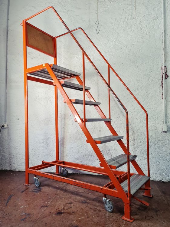 Industrielle Rollleiter mit Plattform Podestleiter Simplex (Gebraucht ...