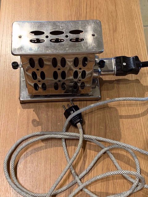 Toaster, antik (Gebraucht) in Thalwil für CHF 5 – mit Lieferung auf ...