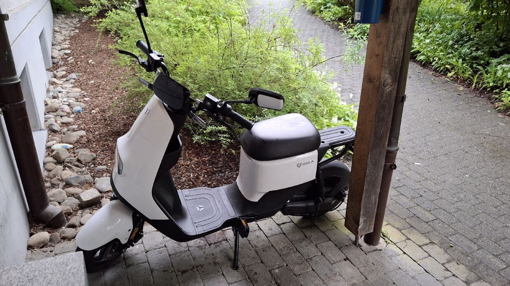 Yadea DE3 E-Roller, Top Zustand, Wenig Kilometer (Gebraucht) in Aadorf ...