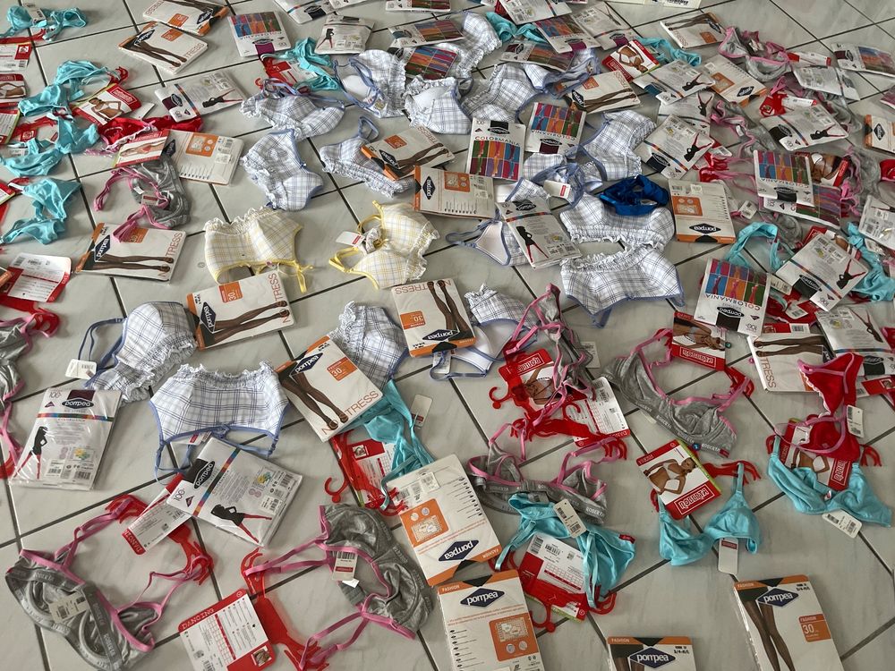 Maxi Lot mit 200 stk (Collant und BH) ab 1 CHF | Kaufen auf Ricardo