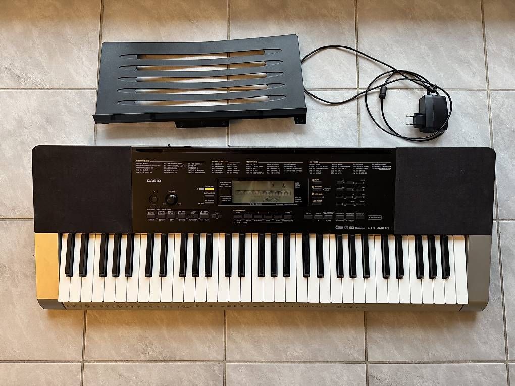 Keyboard Casio CTK-4400 mit Ständer (NP 300.-) (Gebraucht) in Berg TG ...