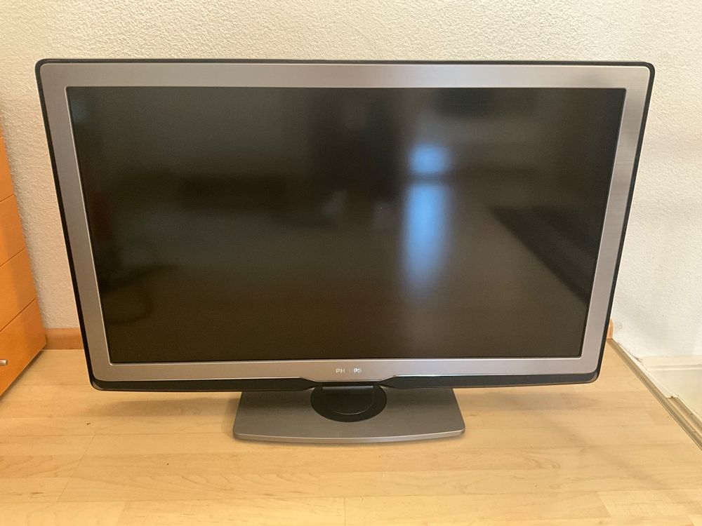 PHILIPS LCD-TV 46“ mit Ambilight | Kaufen auf Ricardo