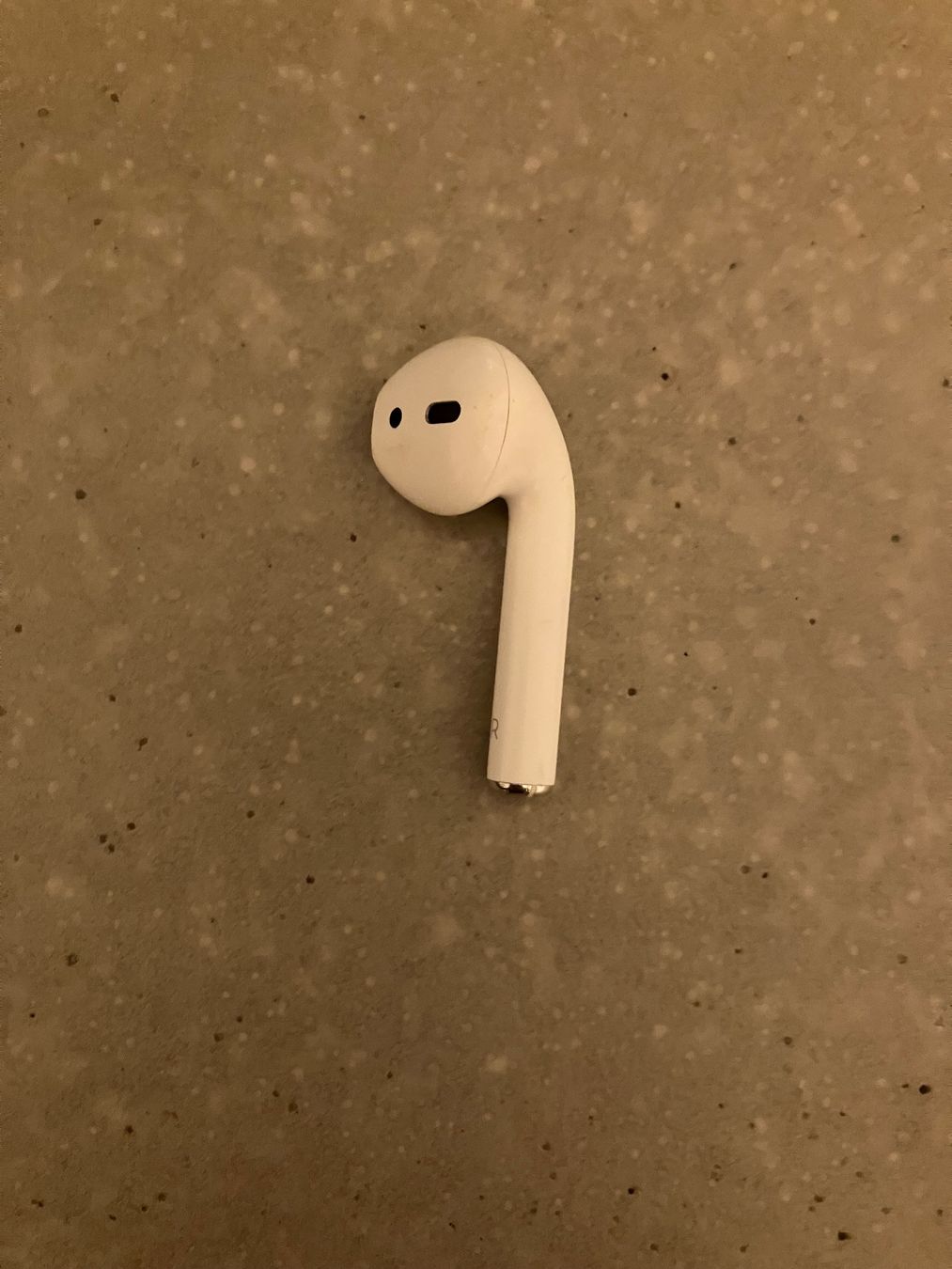 AirPod 2 Rechts (Gebraucht) in Lausanne für CHF 18 – mit Lieferung auf ...