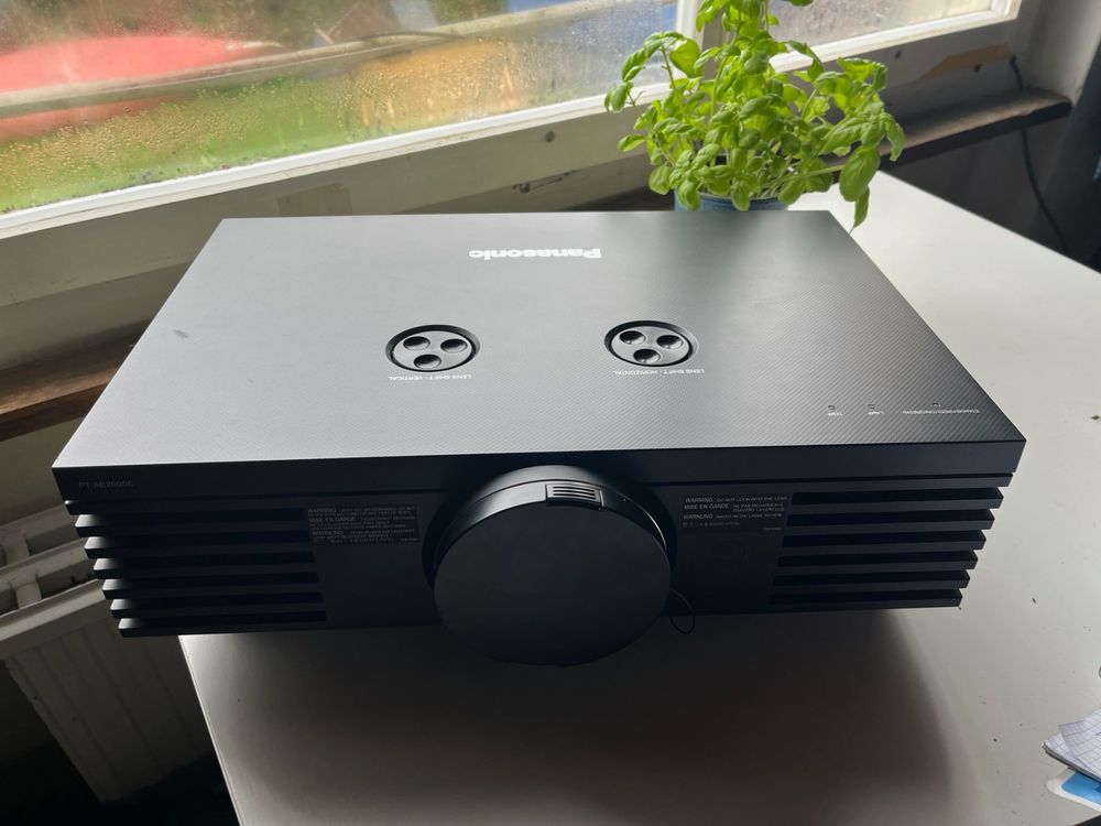 Panasonic PT-AE3000 LCD Projector | Kaufen auf Ricardo
