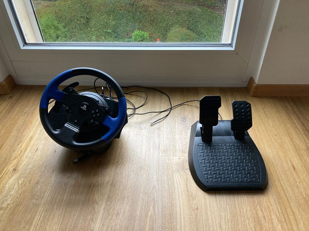 Thrustmaster t150 ps3,ps4,ps5 and pc compatible wheel (Gebraucht) in ...