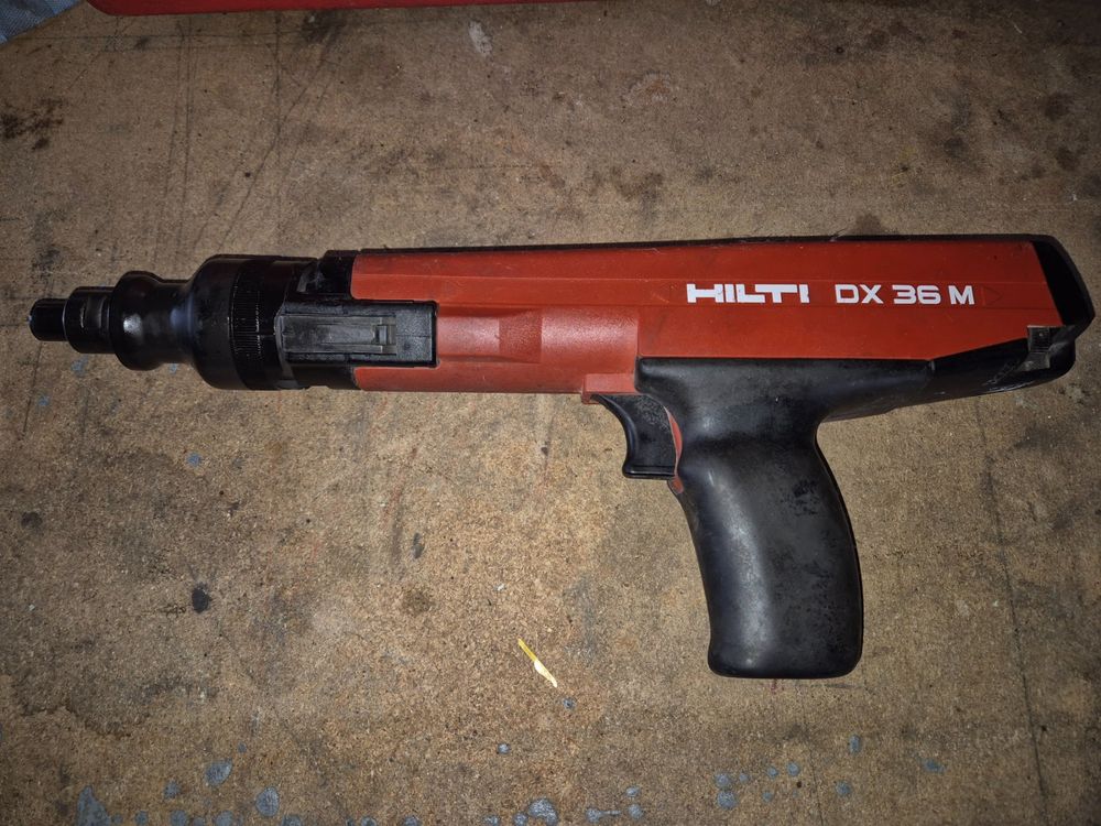 Bolzensetzgerät HILTI DX 36M, komplett (Gebraucht) in Krauchthal für ...