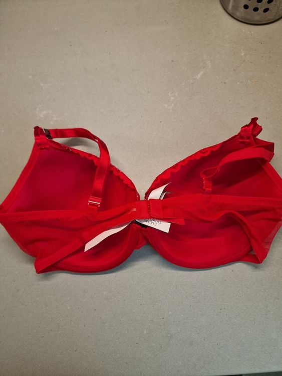 Victoria's Secret BH 36D 80D rot mit Spitze (Neu und originalverpackt) in Oberwil-Lieli für CHF ...