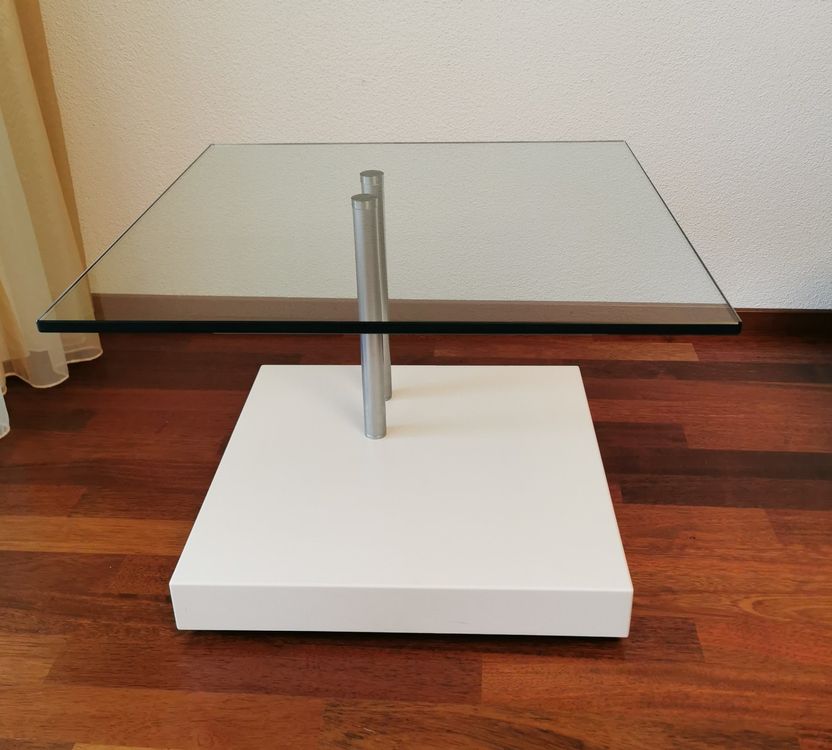 Salontisch mit Rollen mit Glasplatte (Gebraucht) in Rotkreuz für CHF 100 – nur Abholung auf ...
