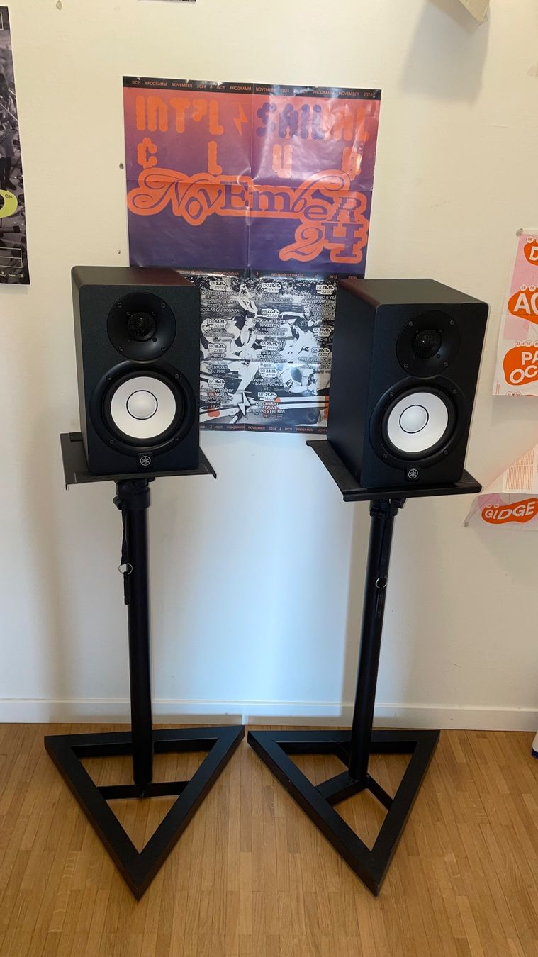 Yamaha HS 5 Stand Bundle + Focusrite Scarlett 2i2 3rd Gen (Gebraucht ...