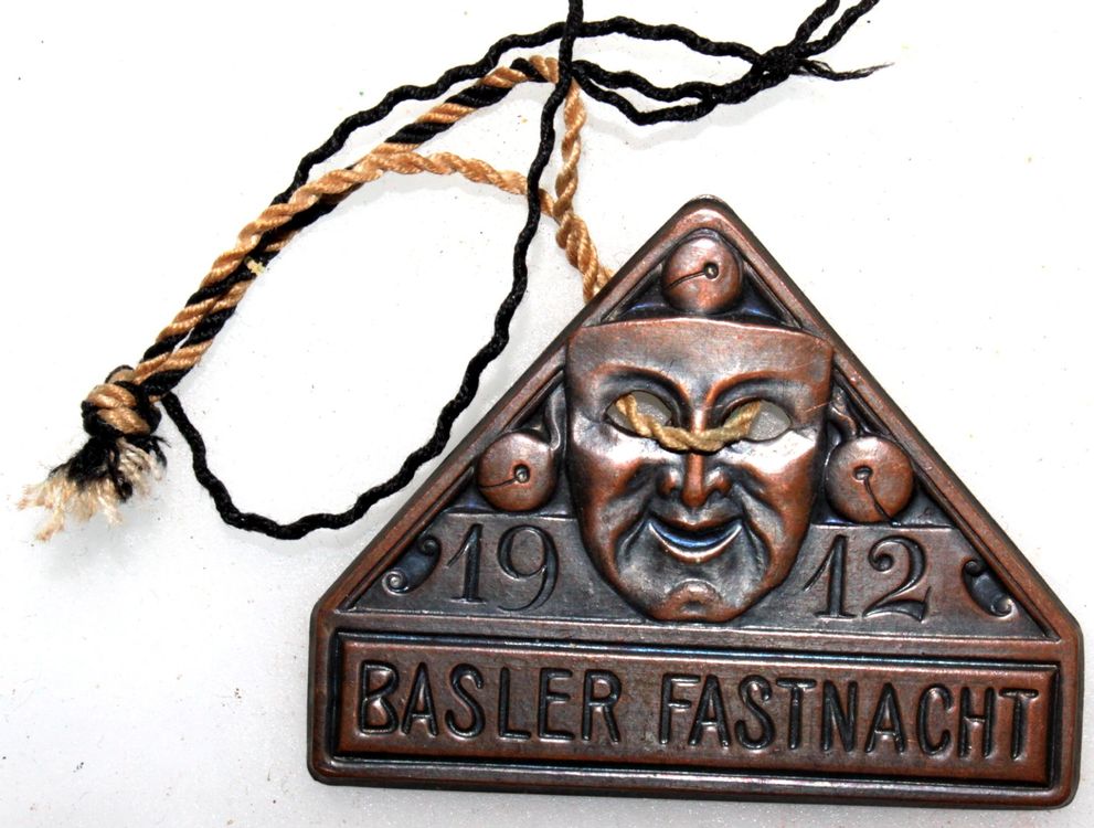 FASNACHT BASEL 1912 " Larve mit Schälle " (Gebraucht) in Allschwil für CHF 50 – mit Lieferung ...