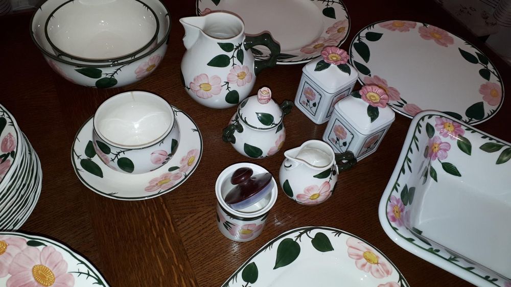 Porzellan Villeroy&Boch Wildrose (Gebraucht) in Hergiswil NW für CHF 1004 – nur Abholung auf ...
