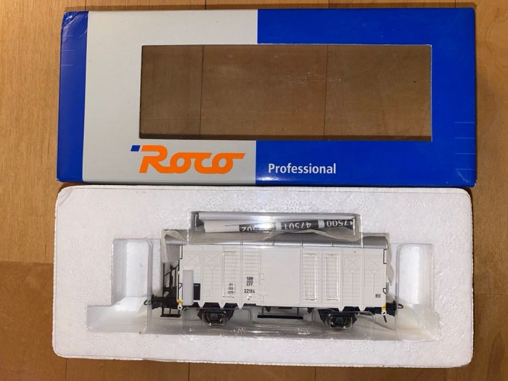 Modelleisenbahn H0 Roco Güterwagen weiss geschlossen (Neu (gemäss ...