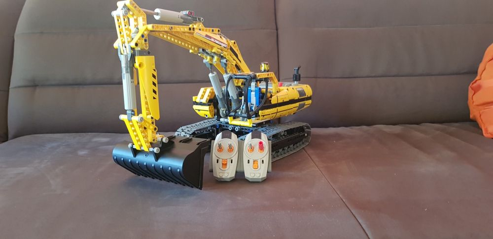 Modell 8043 - Raupenbagger ferngesteuert zusammengebaut | Kaufen auf ...