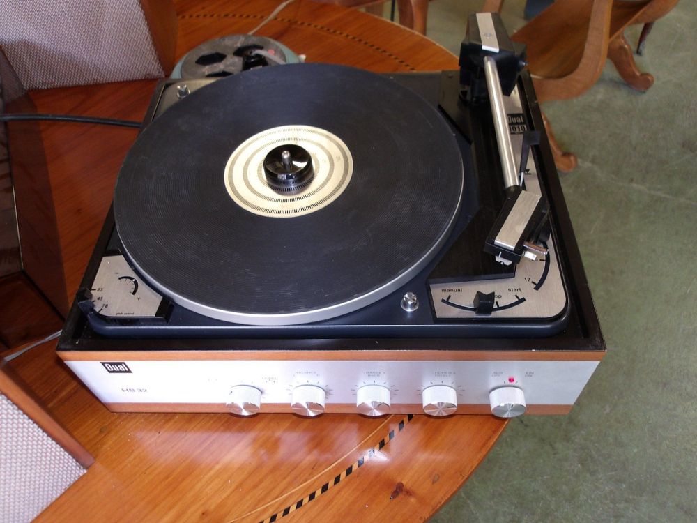 tourne disque DUAL 1010 made Germany (Gebraucht) in Lully FR für CHF 89 ...
