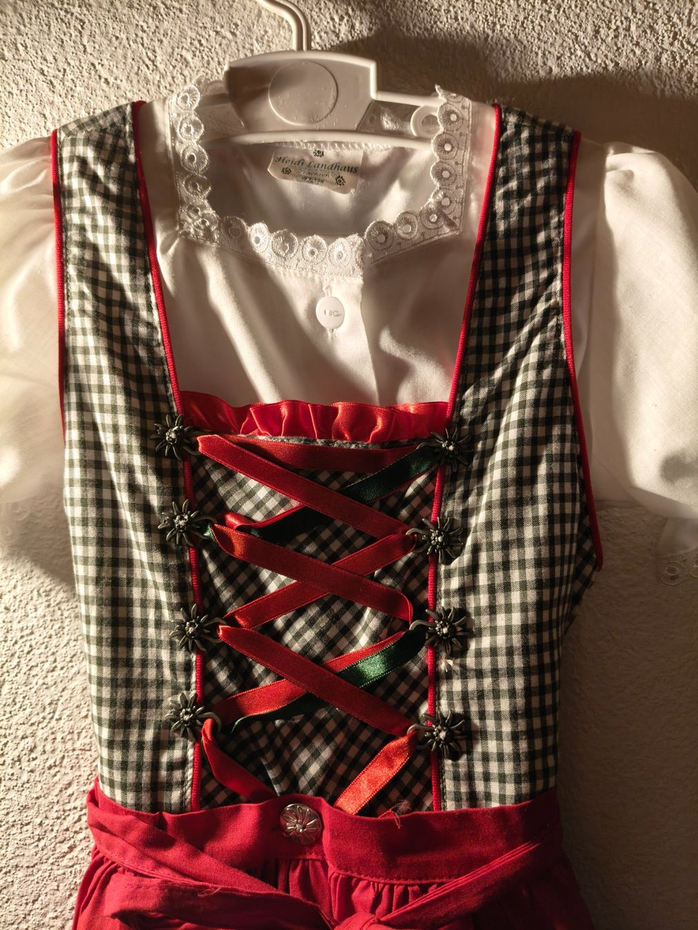 Dirndl von Heidi Landhaus fast neu Gr. 122-128 (Gebraucht) in Sargans ...