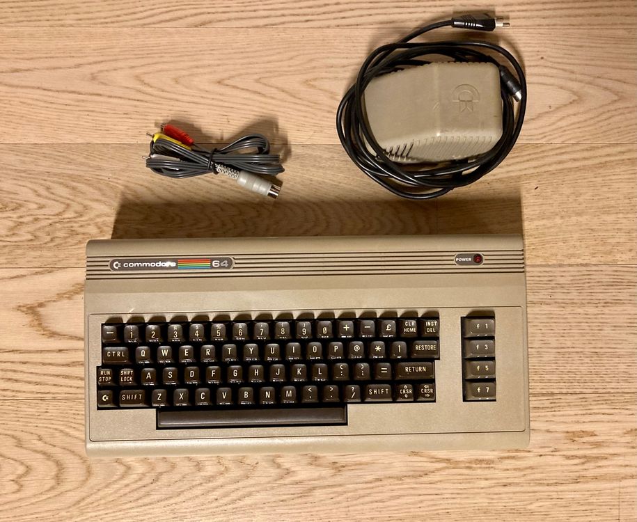 Commodore C64 aus den 80er Jahren (Gebraucht) in Winkel für CHF 145 ...