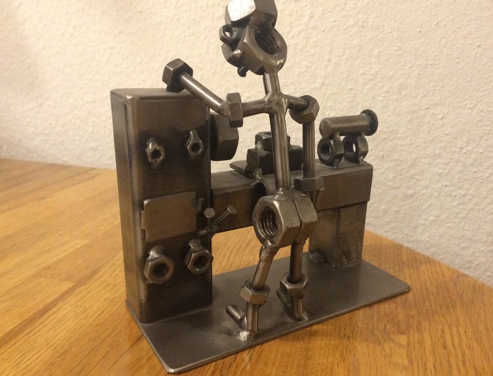 Eisenskulptur Schrauben Metallkunst Deko Arbeiter Figur | Kaufen auf Ricardo