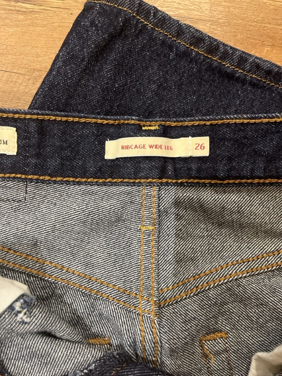 Levis Ribcage Wide Leg (Neu (gemäss Beschreibung)) in Bever für CHF 53 ...