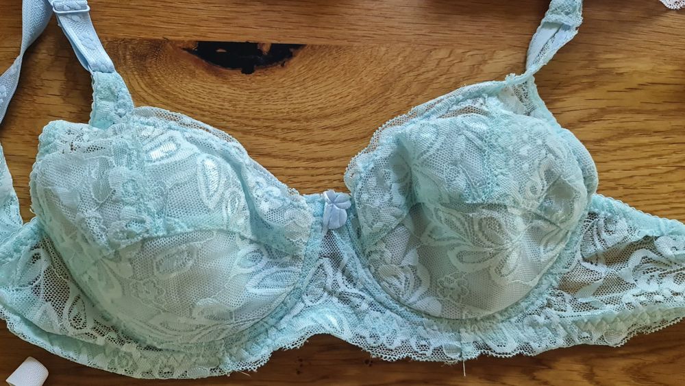 8 BH's Grösse 80B (Gebraucht) in Boningen für CHF 24 – mit Lieferung ...